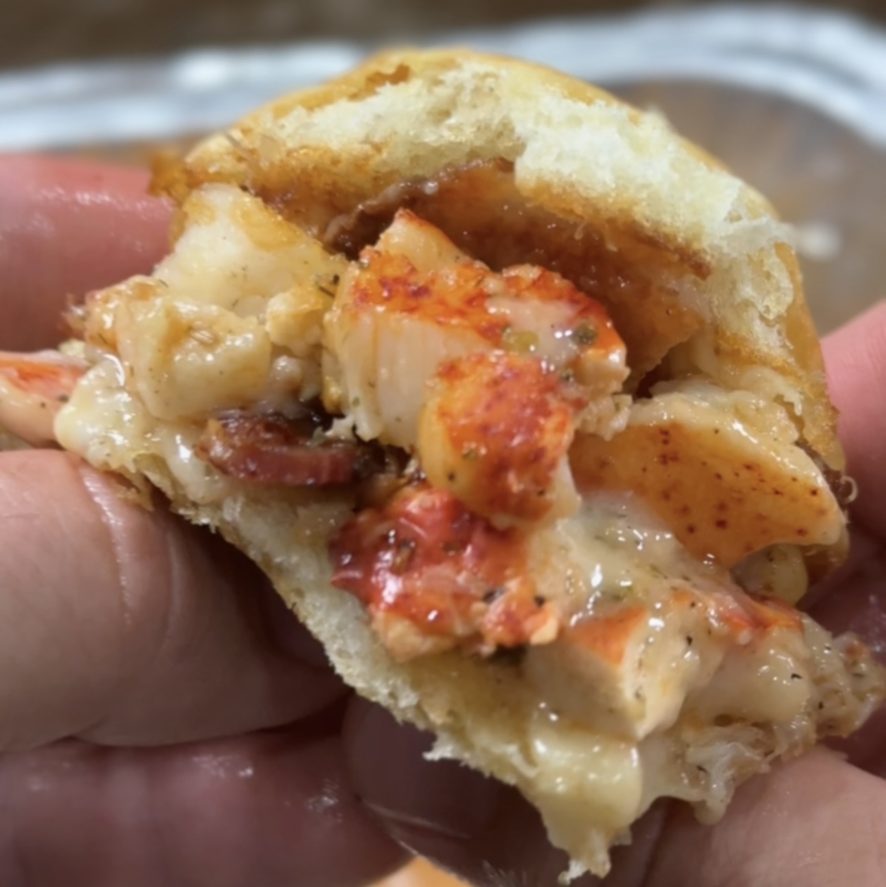 Delicious Cheesy Bacon Lobster Sliders Recipe - Cooker of Deliciousness
